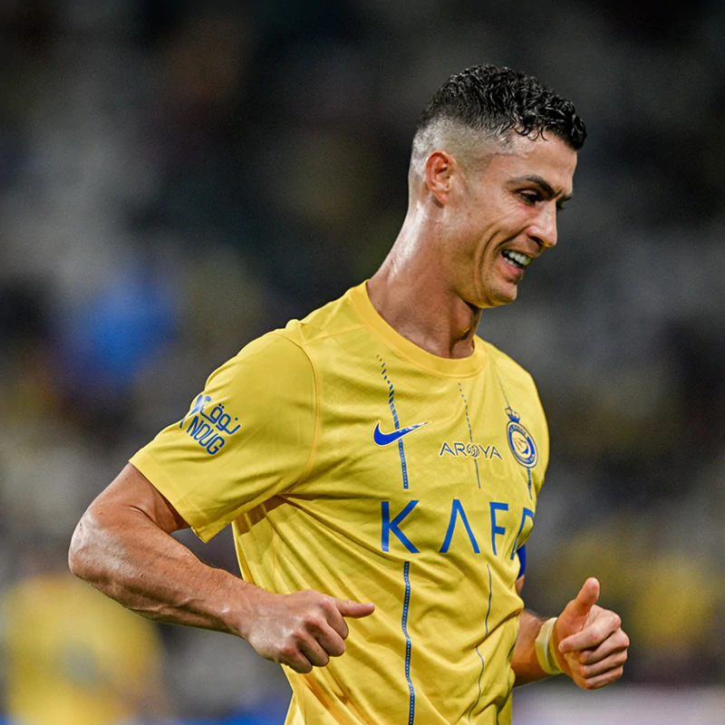 Cristiano Ronaldo Becomes A YouTuber, And Receives His Gold Play Button ...