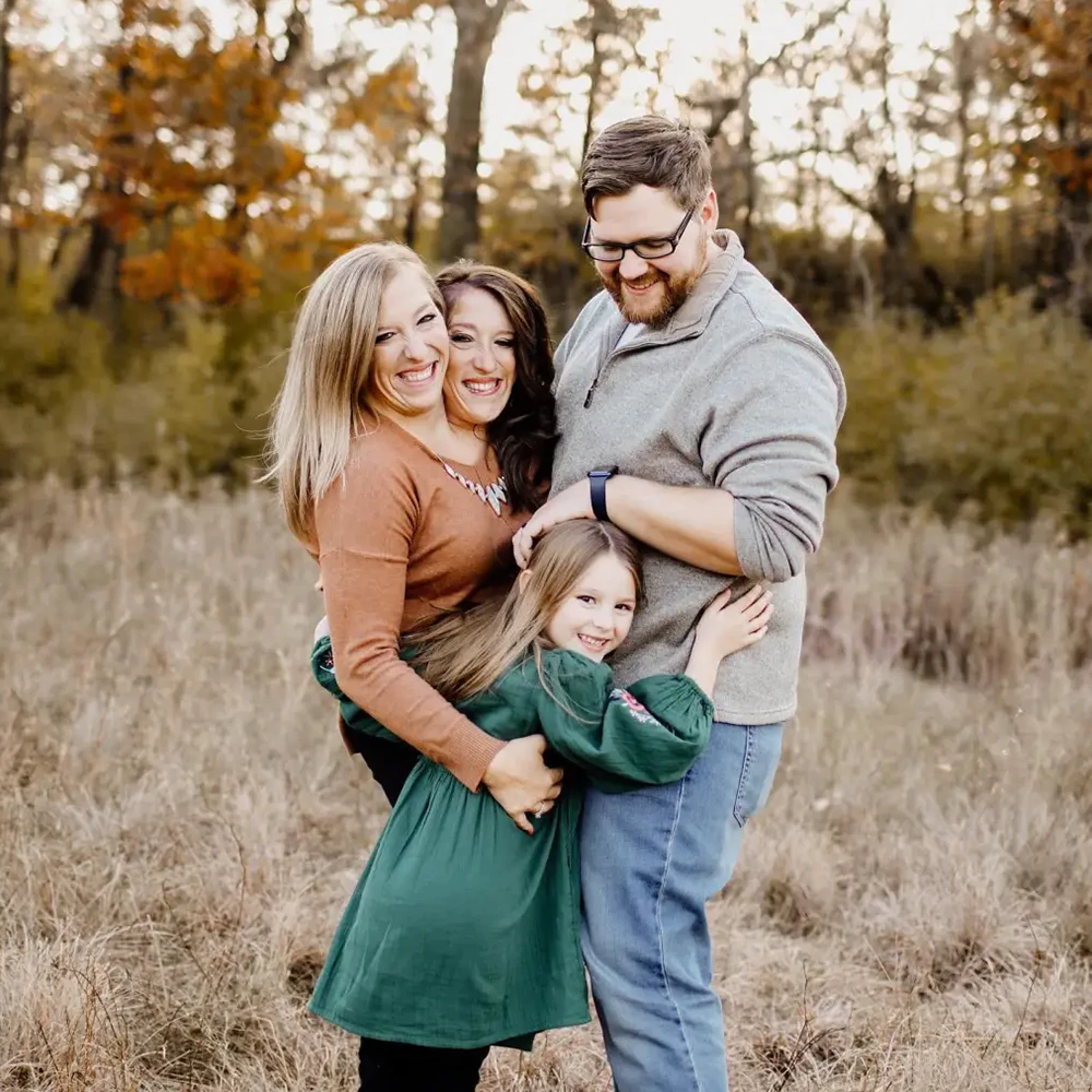 One Of The Ultra-Rare Conjoined Twins Got Married, And The Internet 'Is ...
