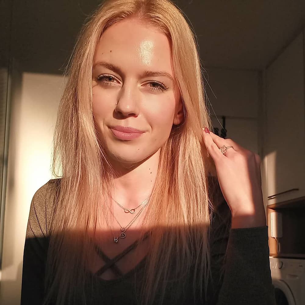 A Woman Who Failed Scamming Insurance Companies By Amputating Her Hand ...