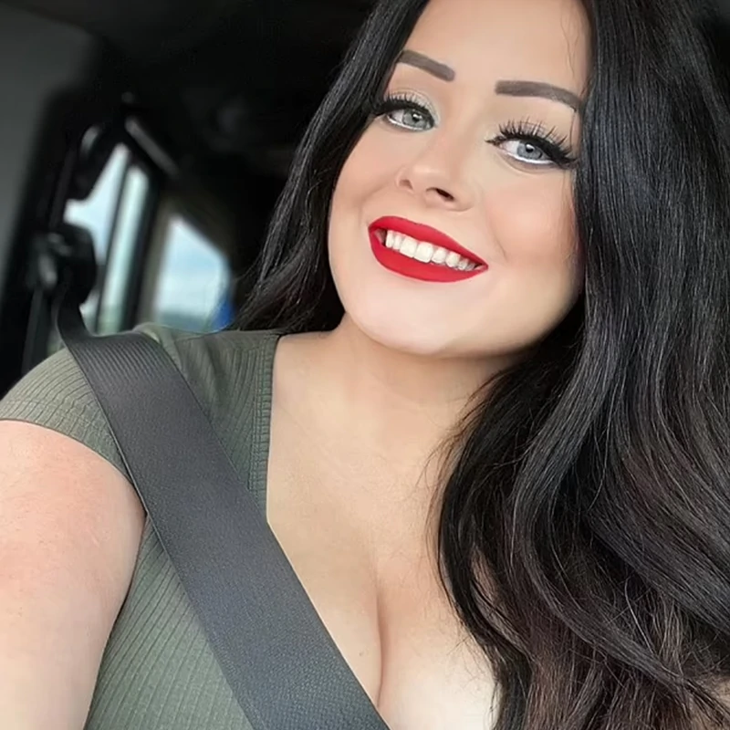 Teacher Becomes An Outcast After Becoming An OnlyFans Model: Between Money And Regrets | Eyerys