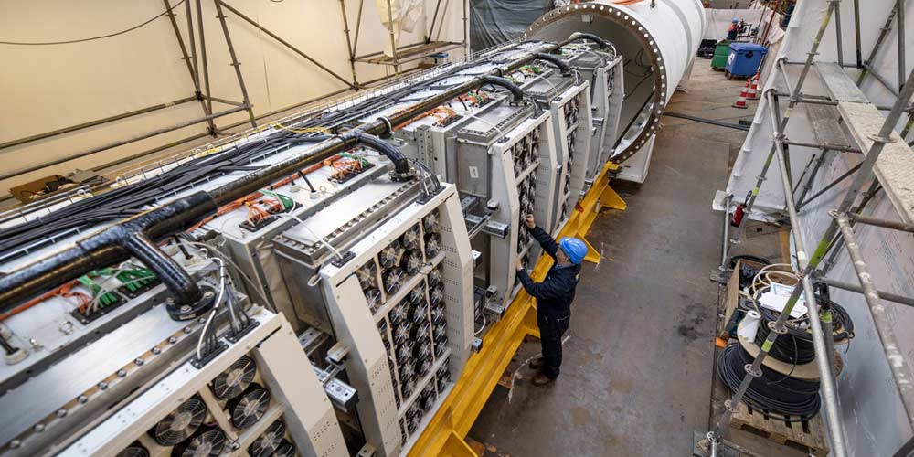 Microsoft's "Project Natick" Puts Cloud Data Centers Underwater | Eyerys