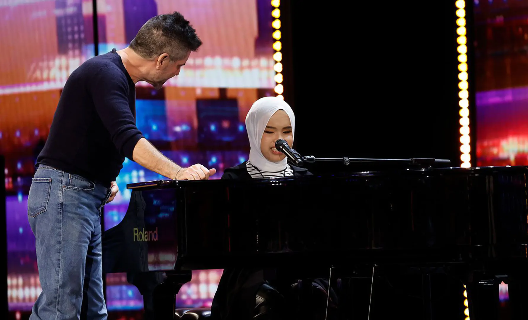 Indonesian Netizens On A Mission To Support Putri Ariani, The Blind ...