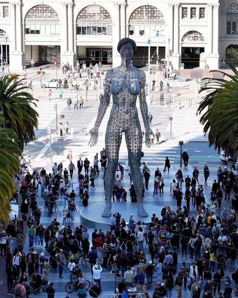 Internet Roasts The Massive Naked Woman Statue Nobody Asked For—Or ...