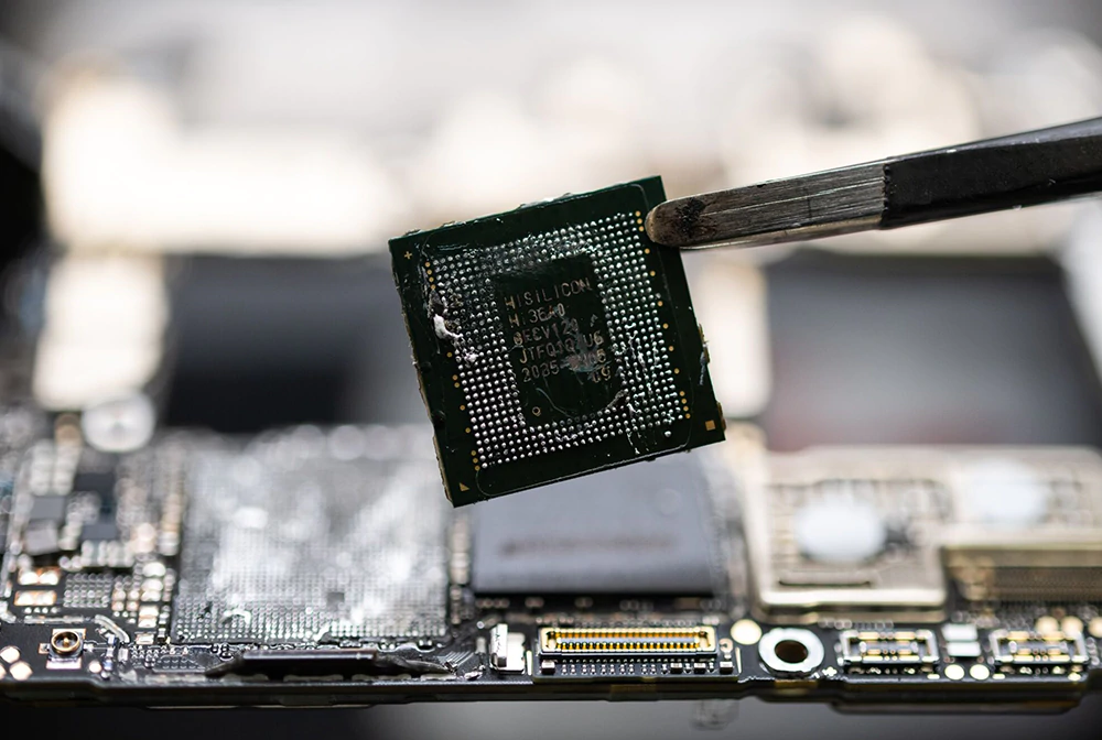 The Huawei Mate 60 Pro, And How The Chinese Company Fights Back Against ...