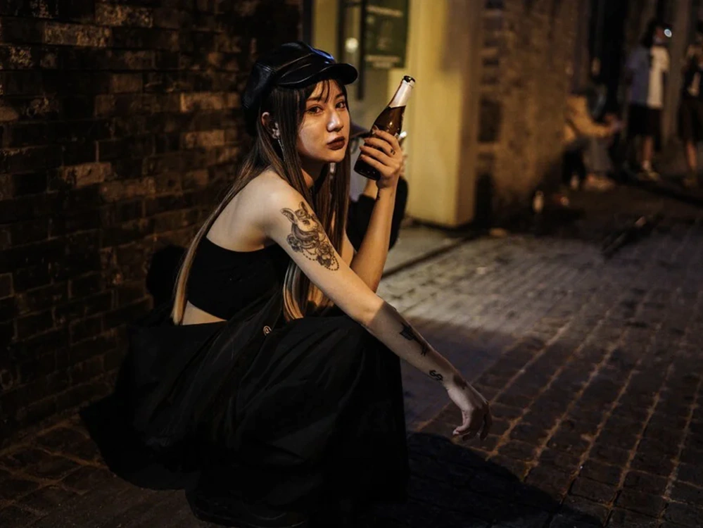 The Story Of Zou Yaqi With Her 'Fake Socialite' Project That Created ...